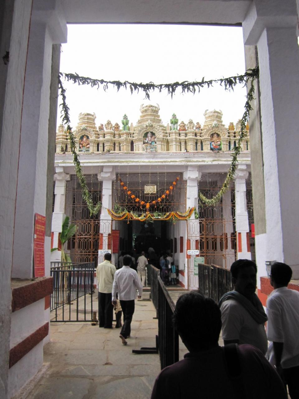 『シンガポール航空 A380 -> シルクエアー A319で行く インド・シンガポール一人出張珍道中 (Day 4 市内観光：ブル寺院編 ...