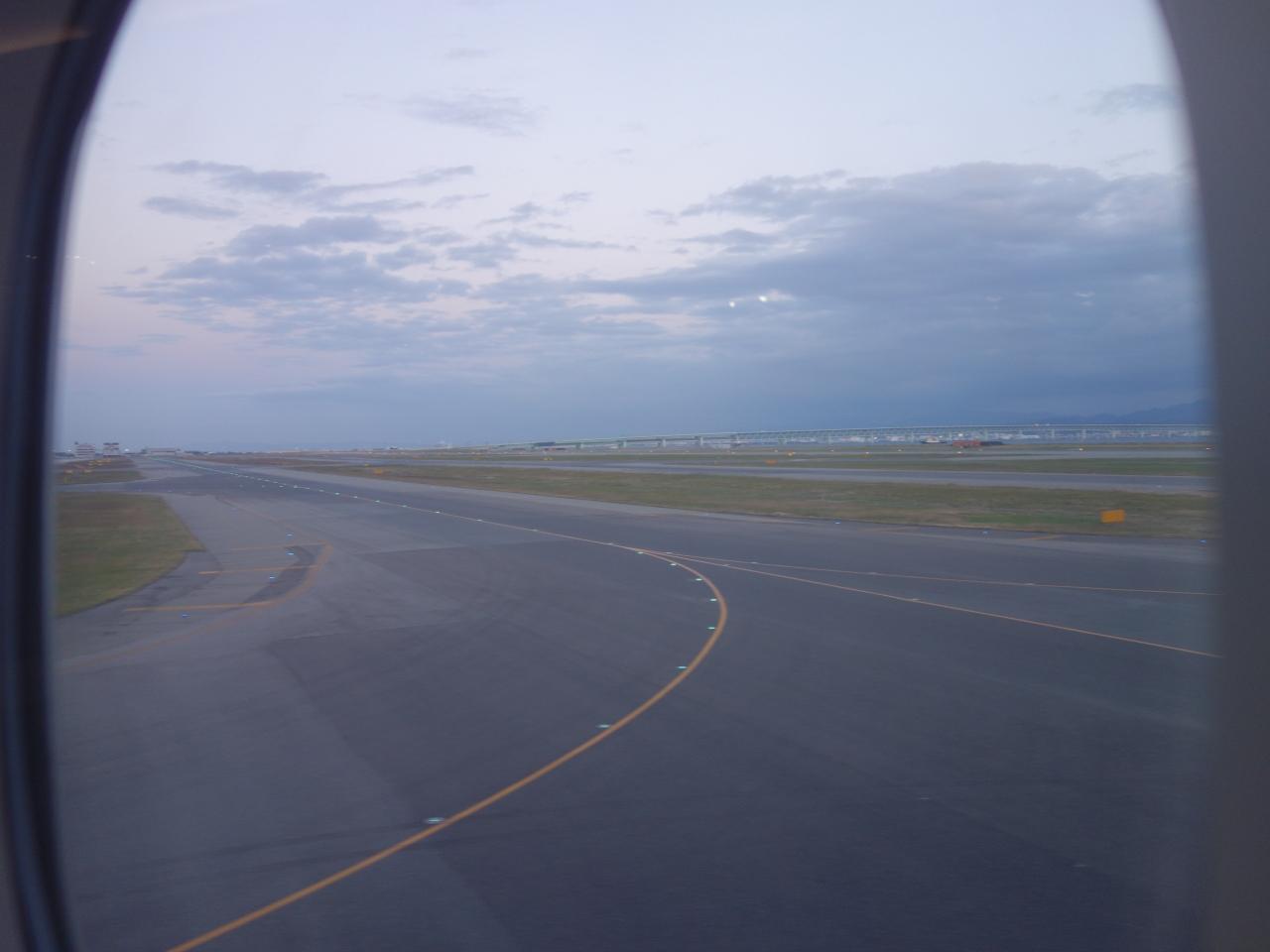 『エミレーツEK703便は，関空－名古屋のバスの便。時間通りに走りました。』関西空港・泉佐野(大阪)の旅行記・ブログ by nomonomo ...