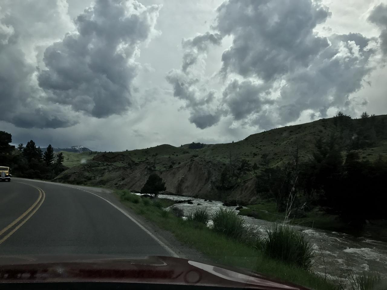 『モンタナ州 イエローストーン国立公園 － 温泉は断念のガーデナー川の激流』イエローストーン国立公園周辺(アメリカ)の旅行記・ブログ by ...