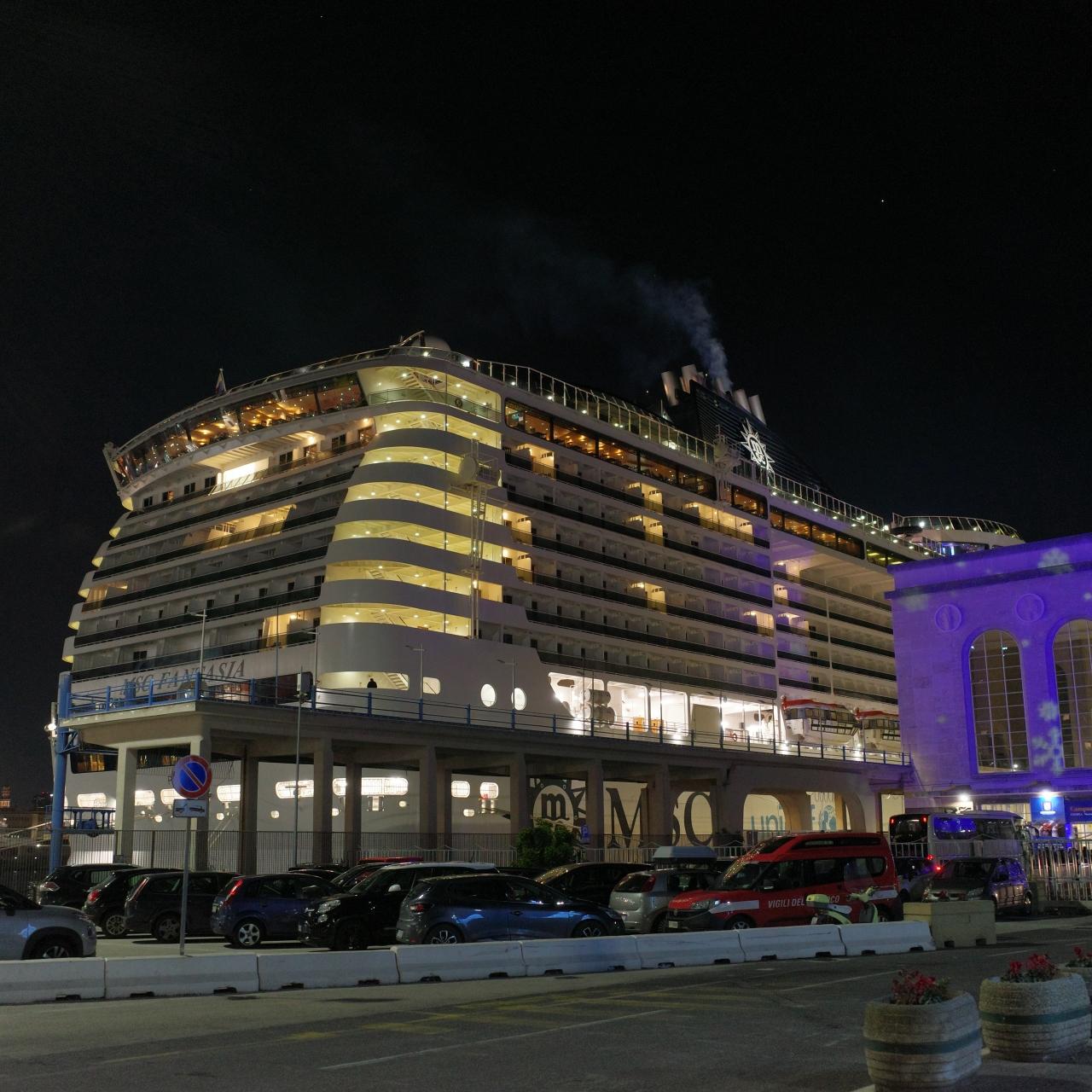 4/7 2024年12月 欧州FLY&CRUISE MSC FANTASIA地中海クルーズ 11日間』ナポリ(イタリア)の旅行記・ブログ by ...
