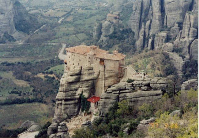 『町全体が不思議な雰囲気を出してるメテオラ』メテオラ周辺ギリシャの旅行記・ブログ By Longyiさん【フォートラベル】