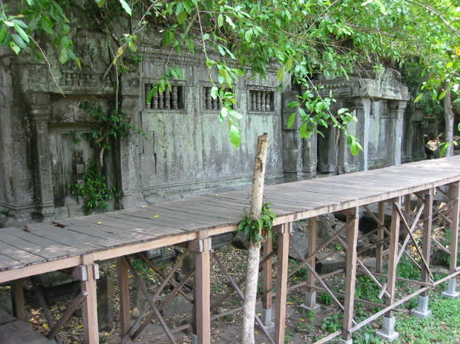 『幻のクメール遺跡を訪ねて~森に眠る巨大寺院、ベンメリア~』シェムリアップカンボジアの旅行記・ブログ By Redhouseさん