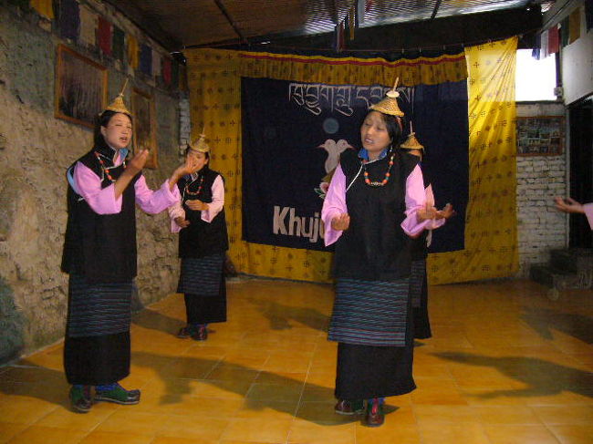 『神秘の王国ブータンの旅n013・・・遊牧民の踊りと歌のビデオクリップ』ティンプーブータンの旅行記・ブログ By 早島 潮さん【フォートラベル】