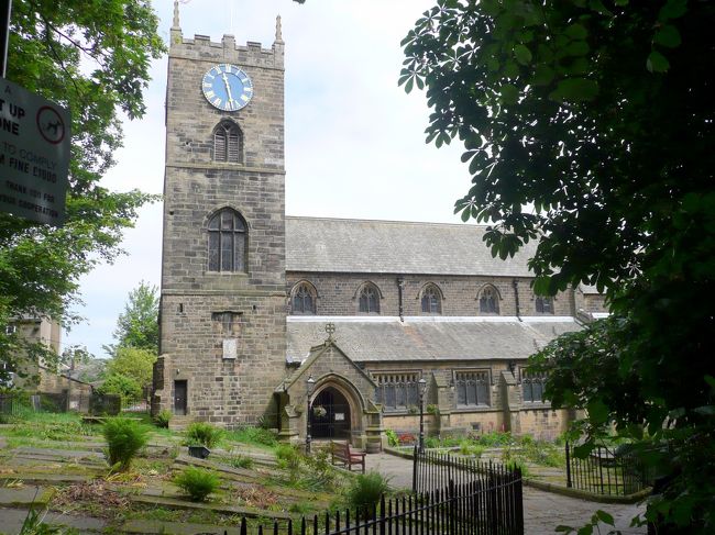 『uk81ブロンテ姉妹が育ったハワースの家・博物館とブロンテ姉妹一族が眠るパリッシュ教会と墓地 In ハワース』ハワースイギリスの旅行記
