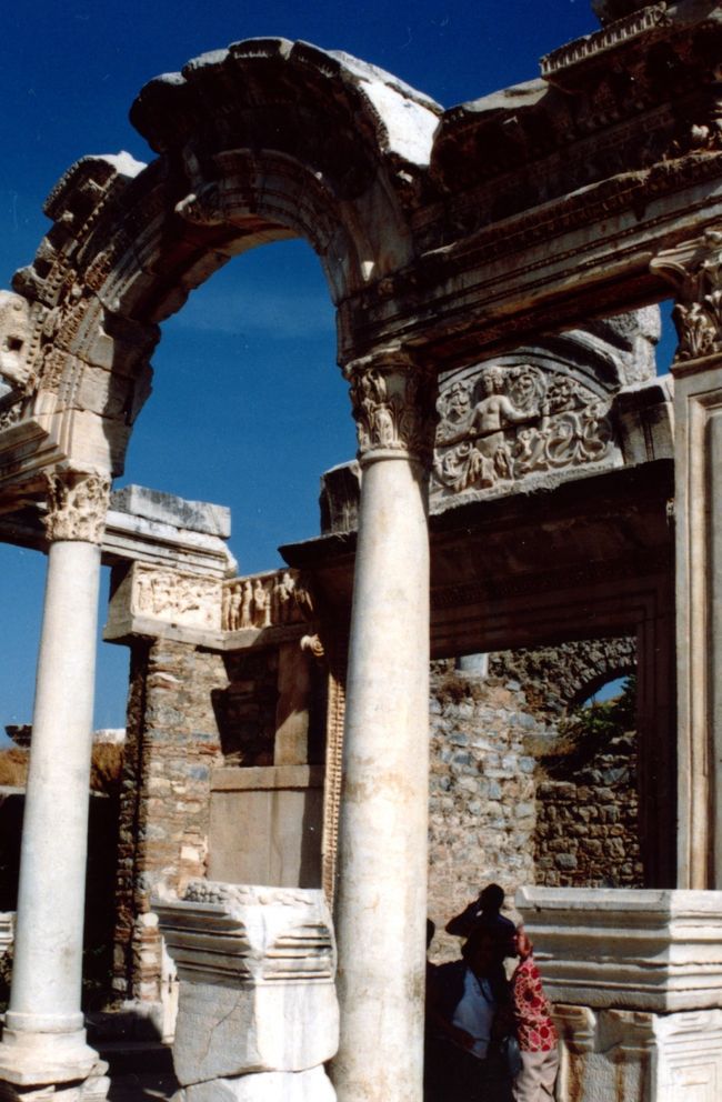 『efes(エフェスの古代遺跡)で「ローマ遺跡なら、トルコへ行け!」の理由がわかった日』エフェス遺跡周辺トルコの旅行記・ブログ By 北風