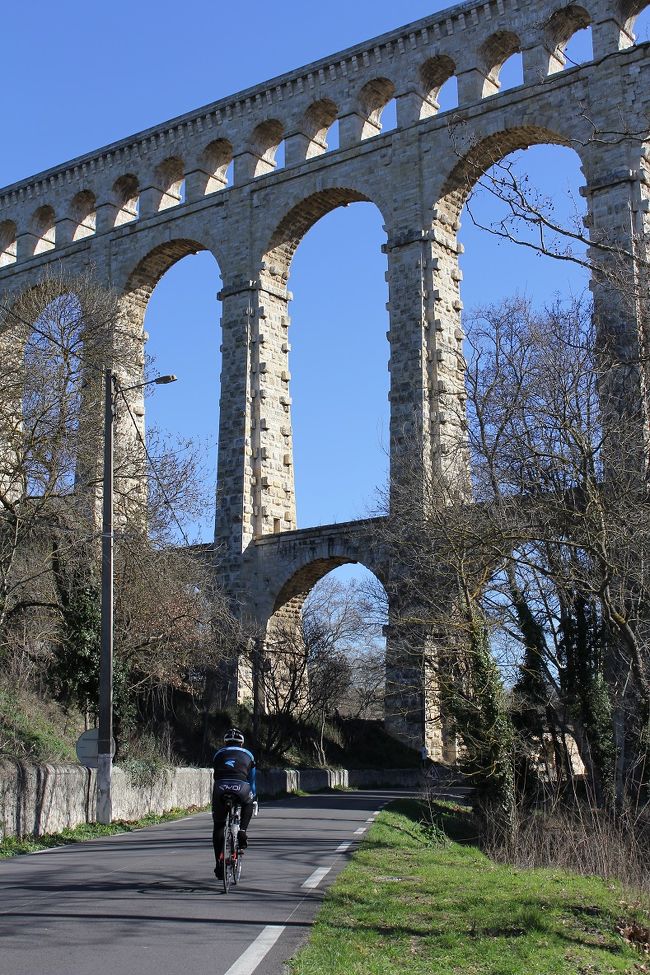 『現役の水道橋 ロックファヴァー』マルセイユフランスの旅行記・ブログ By マルセイユさん【フォートラベル】