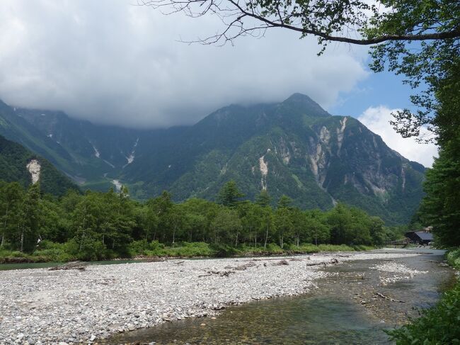 上高地。河童橋は人気です。けっこう人出が多かった。』上高地 上高地。河童橋は人気です。けっこう人出が多かった。』上高地