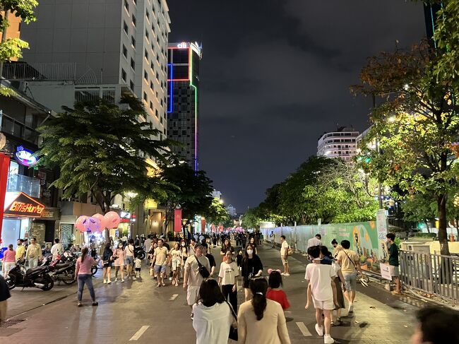 『2023年1月：ベンタイン市場でtシャツを[ホーチミン：サイゴンスクエア，ベンタイン市場，グエンフエ通り]』ホーチミン ベトナム の旅行記