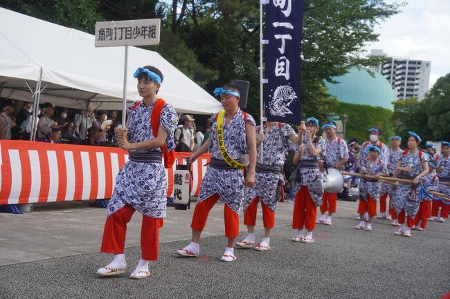 小倉祇園太鼓~両面打ちの太鼓は抑揚を付けた「カン」と単調な 小倉祇園太鼓~両面打ちの太鼓は抑揚を付けた「カン」と単調な