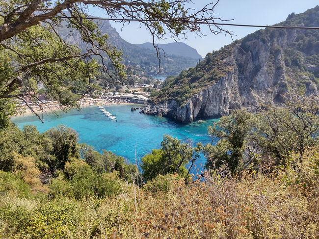 『金融破産の旅・ギリシャ縦断15日間:7日目~ケルキラ島no1ビーチ、パレオカストリッツァに行く~』ケルキラ島ギリシャの旅行記・ブログ